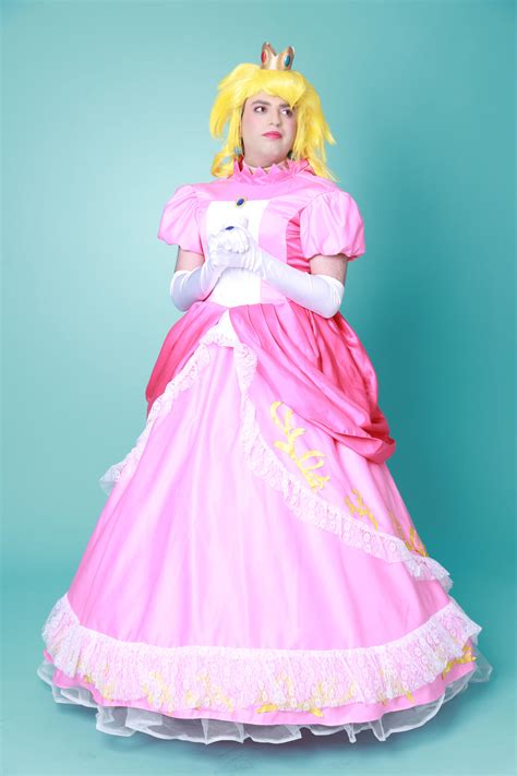 Princess Peach Cosplay By Nicorobincosplay On Deviantart