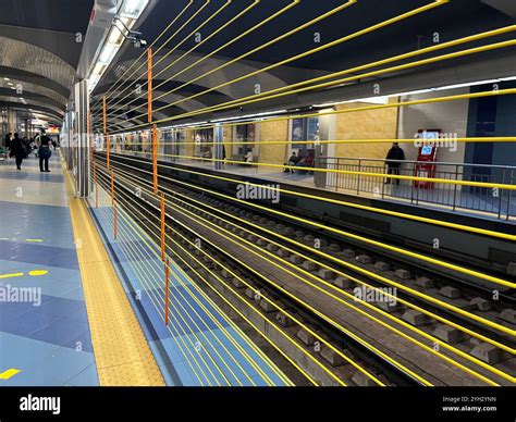Safety Automatic Vertical Platform Screen Barriers In Underground