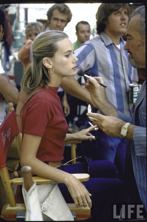 25 Fascinating Color Photographs Of A Young Peggy Lipton From The 1960s
