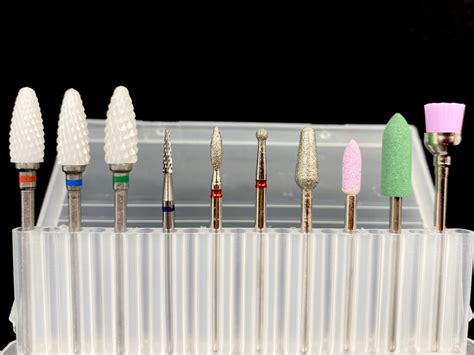 Стартовый Набор фрез для аппаратного маникюра к фрезеру в удобном контейнере с фрезой щеткой
