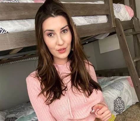 Amber Hahn Age Height Photos Measurements Net Worth Instagram Wikipedia Biography And More