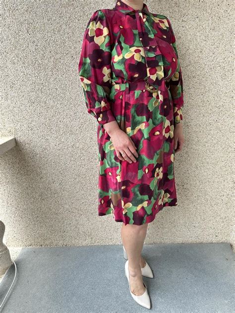 Сукня шовкова — ціна 500 грн у каталозі Сукні міді Купити жіночі речі за доступною ціною на Шафі