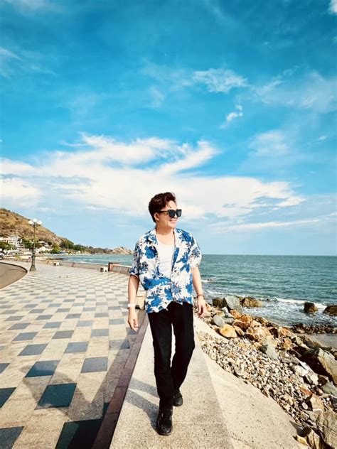 Nam NsƯt đơn Thân Lẻ Bóng ở Tuổi U50 Thích Trồng Rau Sống Một Mình