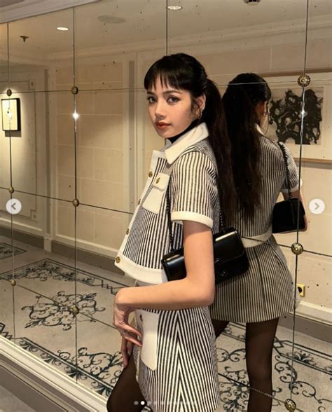 리사 몸매 리사의 비밀 너무 예쁜 몸매 뒤에 숨겨진 신기한 습관 클릭해서 알아보세요