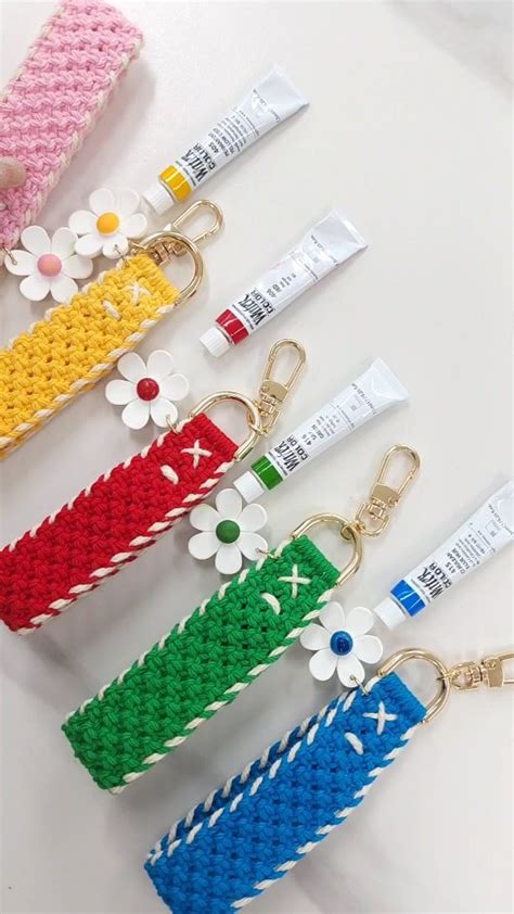 이음마크라메 창업반 2회차 티코스터 만드는 기법을 응용한 포근포근 방석이예요 30~40분정도면 방석 하나가 뚝딱 만들어 진답니다 자이언트얀 가방만들고 남은 실들 올