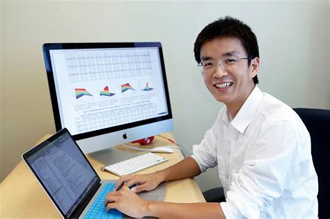 dr lingming zhang wins two acm sigsoft distinguished paper awards at a leading software