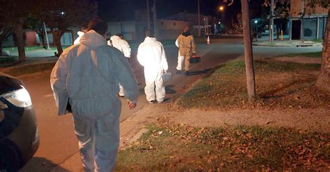 Rosario Violenta Asesinaron A Dos Hombres Y Balearon A Un Adolescente
