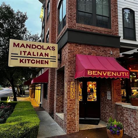 Mandolas Central Austin Happy Hour Goldenbuzz Austin