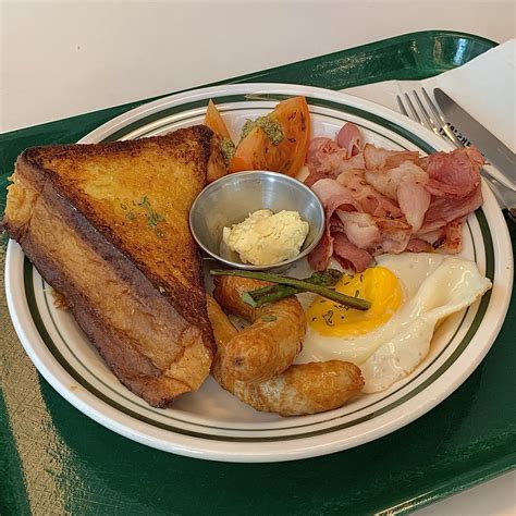 Non On Twitter Rt F00dfi5hter 혜화대학로 타셴 프렌치 토스트 스페셜 12500 두꺼운 프렌치 토스트에 직접 만들었다는 무염 버터 발라서 바질