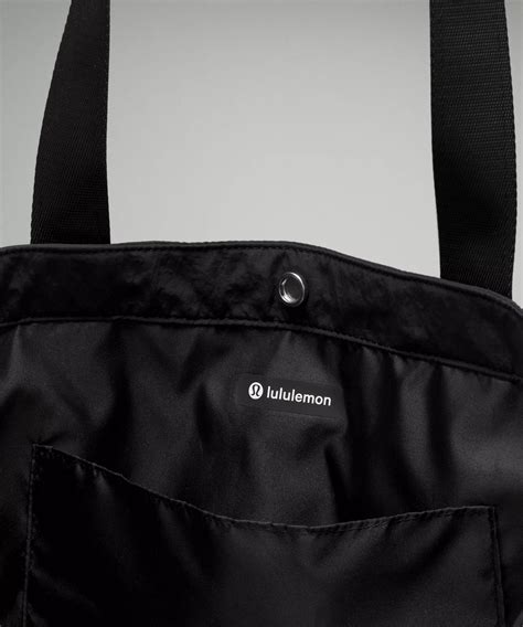 Lululemon Daily Multi Pocket Tote Bag 20l In Black Modesens