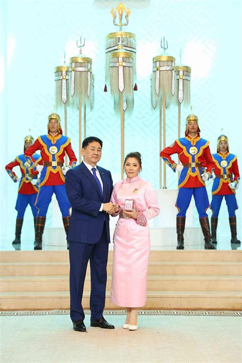 Төгс Өөрт нь болон энхрий бяцхан үрсд нь аз жаргал хамгийн сайн сайхан бүхнийг хүсье🥰🥰🥰