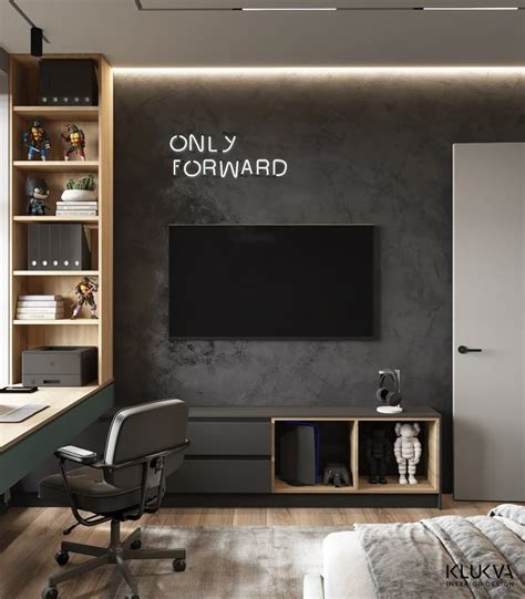 Уютная гостиная с книжным шкафом