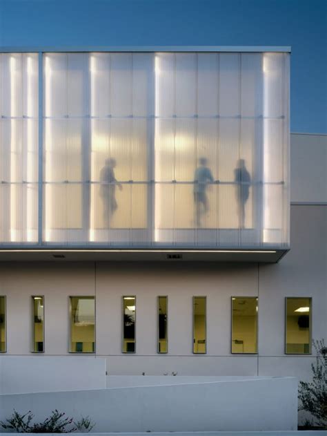 Aux Architecture Clads Los Angeles Arts Centre In Polycarbonate Panels
