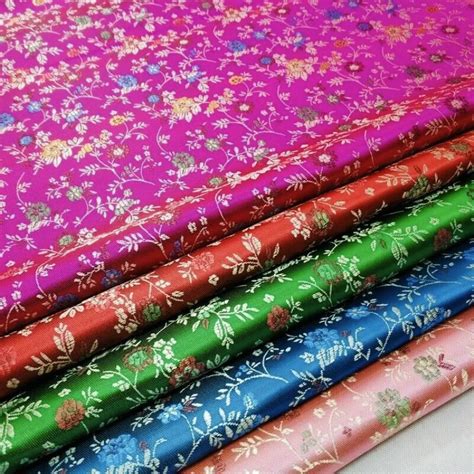 Хаяг 10 р хороолол урд талын автобусны буудалаас баруун тийш 200м тансаг торго баруун талын Бор