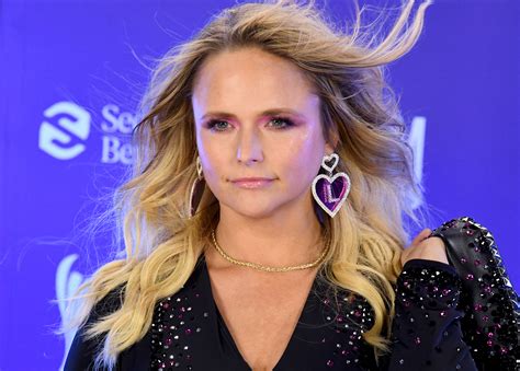 Miranda Lambert Stops Concert To Scold Her Fans ‘its Pissing Me Off