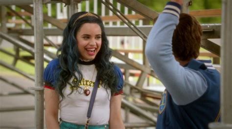 Pin By Scavenge Patch Kid On Descendants Evie Evie Descendants