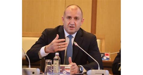 Румен Радев Трябва да докажем че Балканите могат да са зона за сигурност