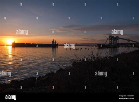 Seattle Usa 8 Nov 2023 Golden Hour At Myrtle Edwards Park On