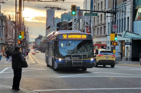 Translink Is Hiring A Bunch Of New Bus Drivers And It Pays Up To 40