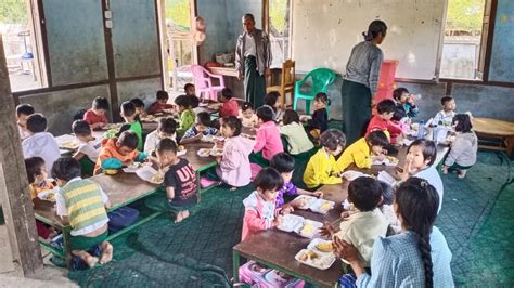 ကန့်ဘလူမြို့နယ်၌ Kg ကျောင်းသားကျောင်းသူများအား အာဟာရကွေးမွေးခြင်းများ