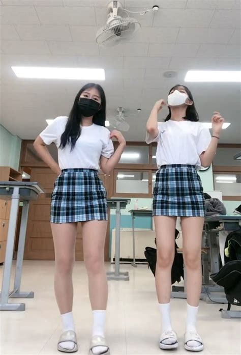 ♥︎ㄱㅂ♥︎에 있는 Charlotte님의 핀 패션 고급 패션 여자 교복