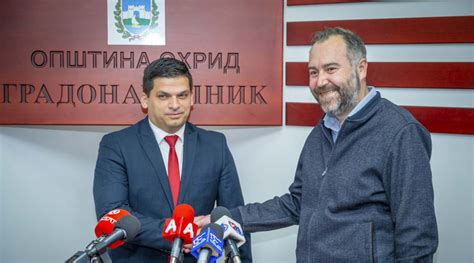 Кирил Пецаков ја презеде функцијата Градоначалник на Охрид • Webohrid