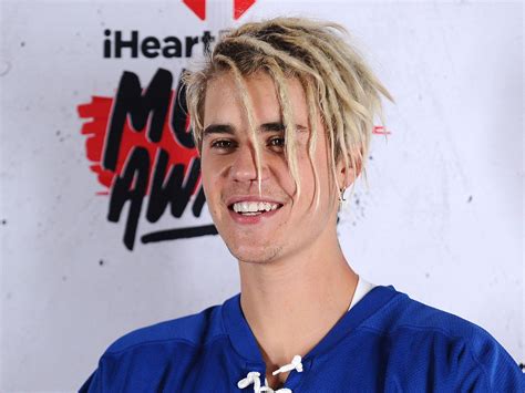 Justin Bieber Dreads Justin Bieber Cuts Off Dreads And Gets A Buzzcut