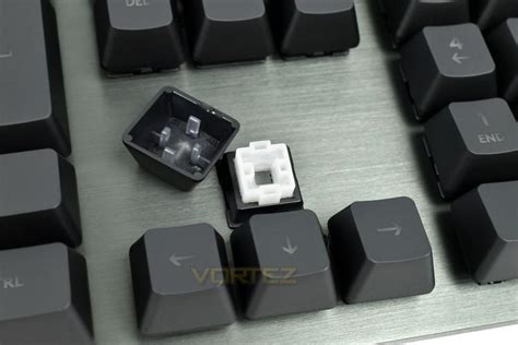 Logitech G513 Review Closer Look