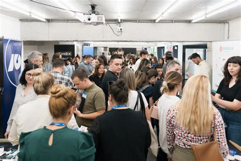 Сакаш да се вработиш Учи во Brainster Group Brainster