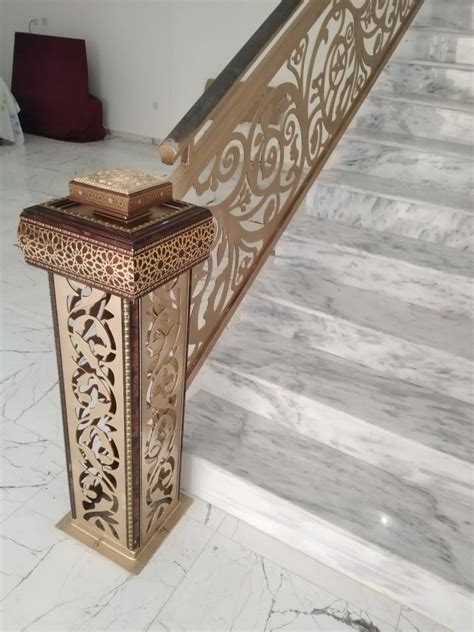 Elegant Stair Railing Design