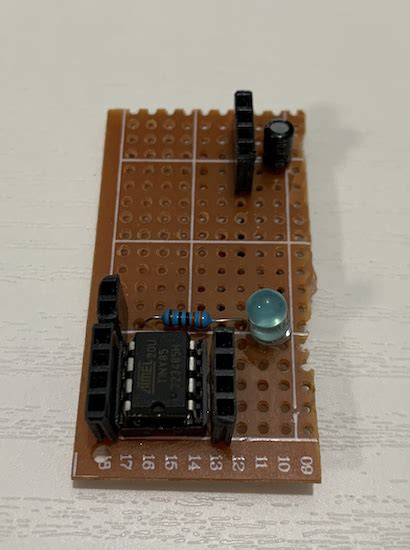 Arduinoを使ってattiny85にプログラムを書き込む ・λ・