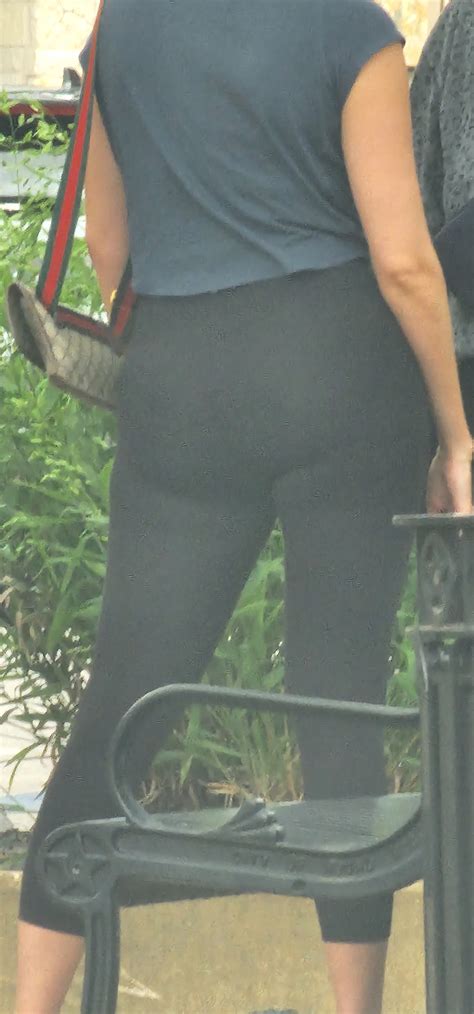 Super Thick White Chick Spandex Leggings And Yoga Pants Forum