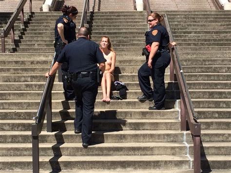 Texas State Student Sits Nearly Nude Outside Library For Art Project On Objectification Of Women