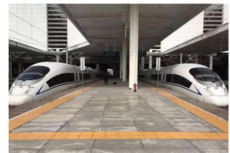 安徽很强一座高铁站，是全国县级“最大”的高铁站，杭黄高铁穿过高铁必要性高速铁路新浪新闻