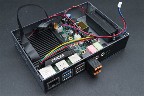 Edatec ED HMI3020 070C HMI Recenzija Magazin Mehatronika