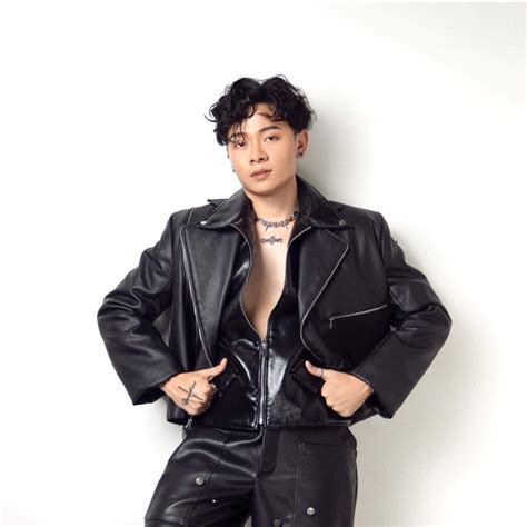 Joe Lay ရဲ့ငါမေ့နိုင်ဖို့ဆိုတဲ့သီချင်းလေး Produced လုပ်ပေးထားပါတယ် အပြည့်အစုံကို အောက်က Youtube