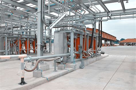 로딩 기술로 석유 제품을 적재하기 위한 하단 로딩 암 시스템 새로운 설치 0명에 대한 스톡 사진 및 기타 이미지 0명 건설