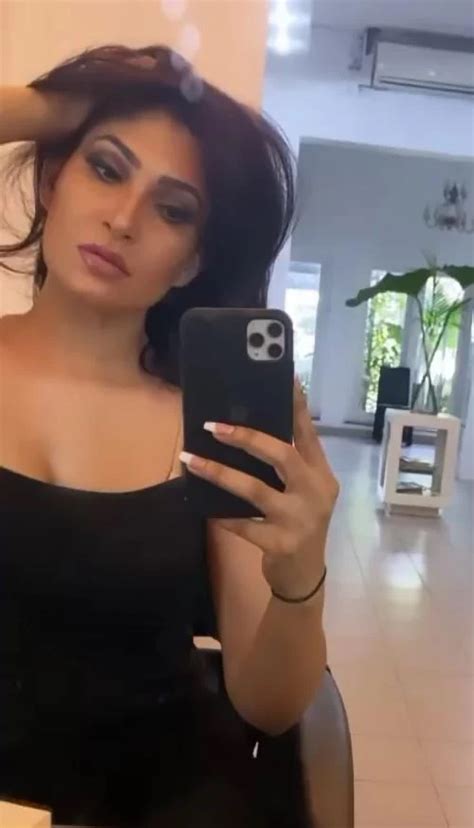25 Hot Photos Of Pushpika De Silva Mrs Sri Lanka 2021 Miss Sri