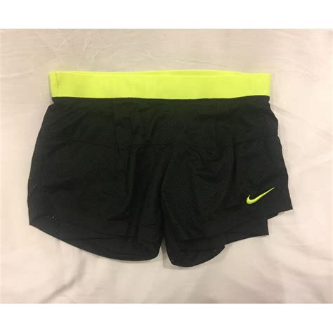 Nike Workout Shorts Women S Fashion Activewear On Carousell
