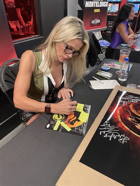1 Autograph Personal Item — Kerri Ann Gallery Gaming Memorabilia
