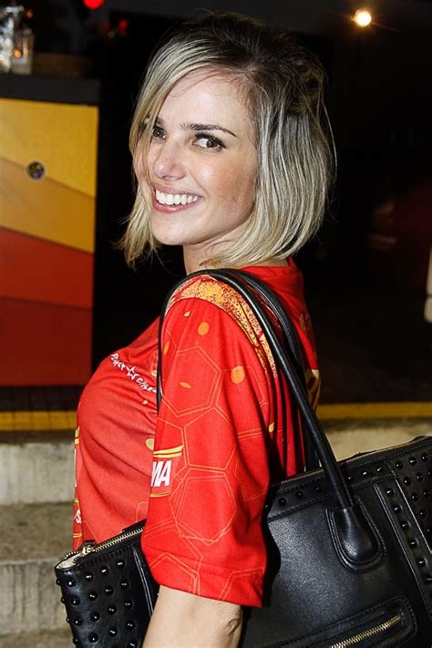 Futebol Na Tv Deve Convidar Telespectador A Participar Blogs E