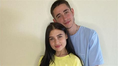 20 річний переможець “Голосу країни 10” Роман Сасанчин показав 11 місячну доньку назвали Елізабет