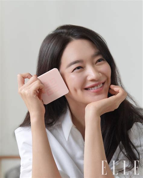 Shin Min Ah 2022 In 2022 Riasan Wajah Wajah