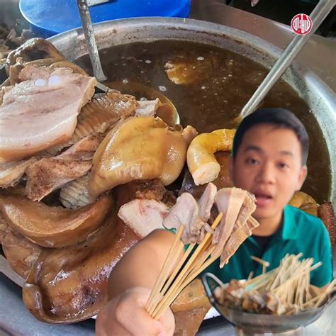 ဝက်သားတုတ်ထိုး စားမယ် 🤤 ဗိုက်ကလေးမင်မင် At ဗိုက်ကလေးဝက်သားတုတ်ထိုးဆိုင် 😍 ဝက်သားတစ်ဗန