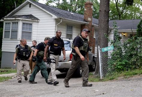 Illinois Official Says Police Officer Who Sparked Manhunt Committed
