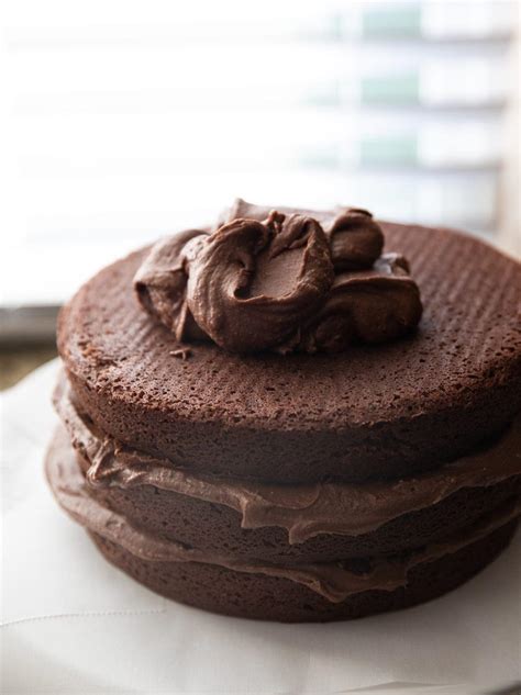 Amazing Classic Chocolate Cake Laurens Latest