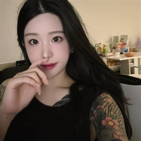 진짜 문신없었으면 소매치기 당하기 쉬운 생김새