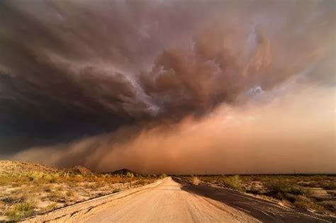 In Pictures Giant Dust Storm Haboob Engulfs Phoenix Arizona World