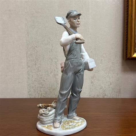Фарфоровая статуэтка Lladro «машинист — цена 7200 грн в каталоге Статуэтки Купить товары для