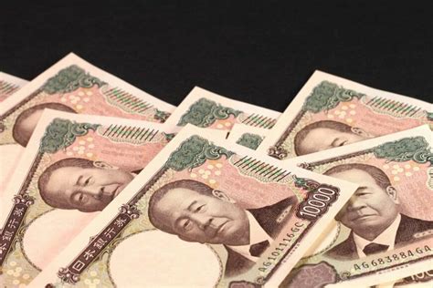 75歳からの医療保険「後期高齢者医療制度」とは？2025年度の「保険料」が最も高い地域はどこ？「年金収入195万円＆82万円」の平均額を比較 「社会保障給付費」は年々増加傾向に 3ページ目